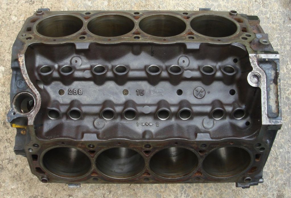 The engine and gearbox – 289 Shelby Cobra